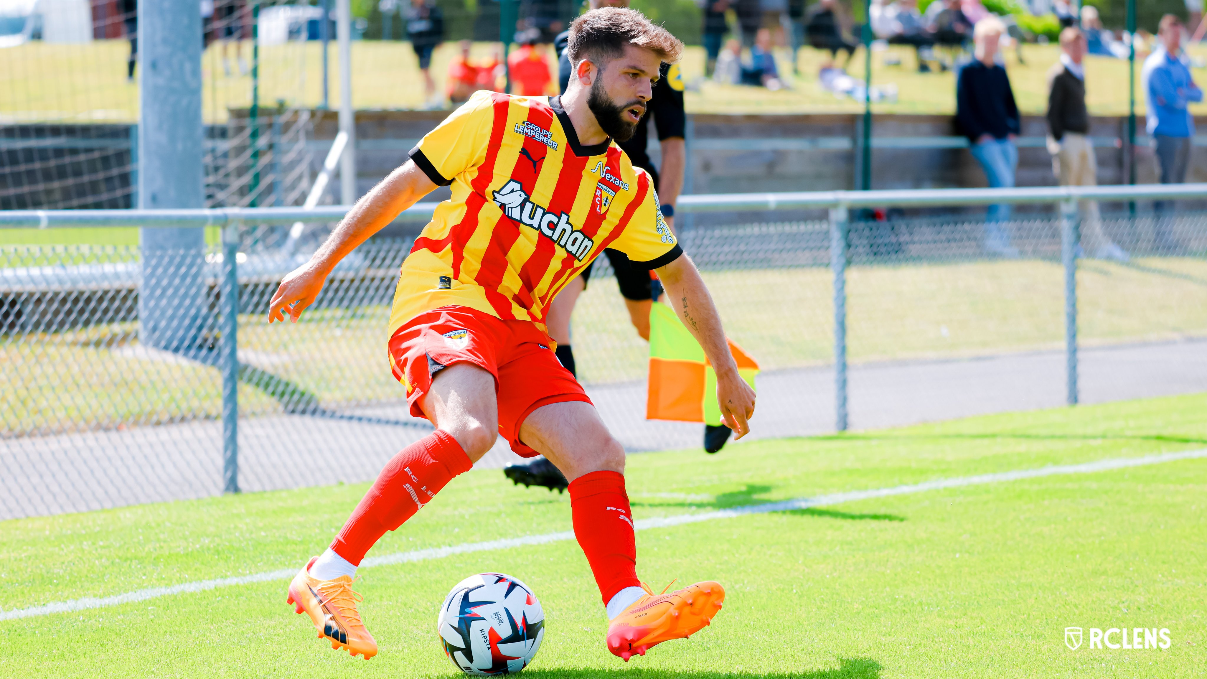 Retraité depuis décembre 2024, Jimmy Cabot reprend une licence de foot ...